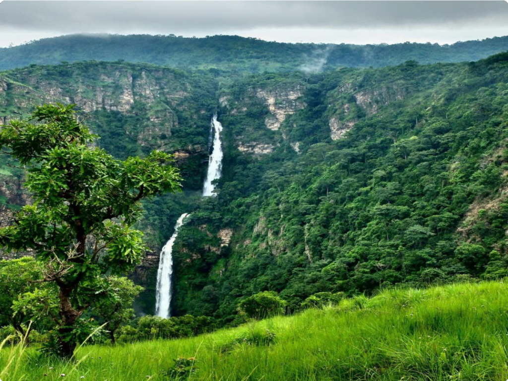 Discover the Geography of Ghana: Maps, Regions & Topographic Features
